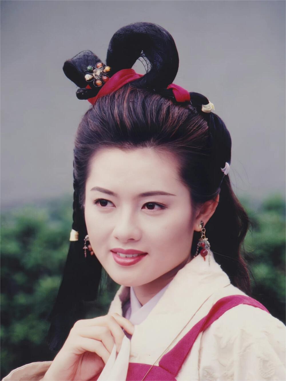 The 112th issue of the stunning photo series, the protagonist of this ...