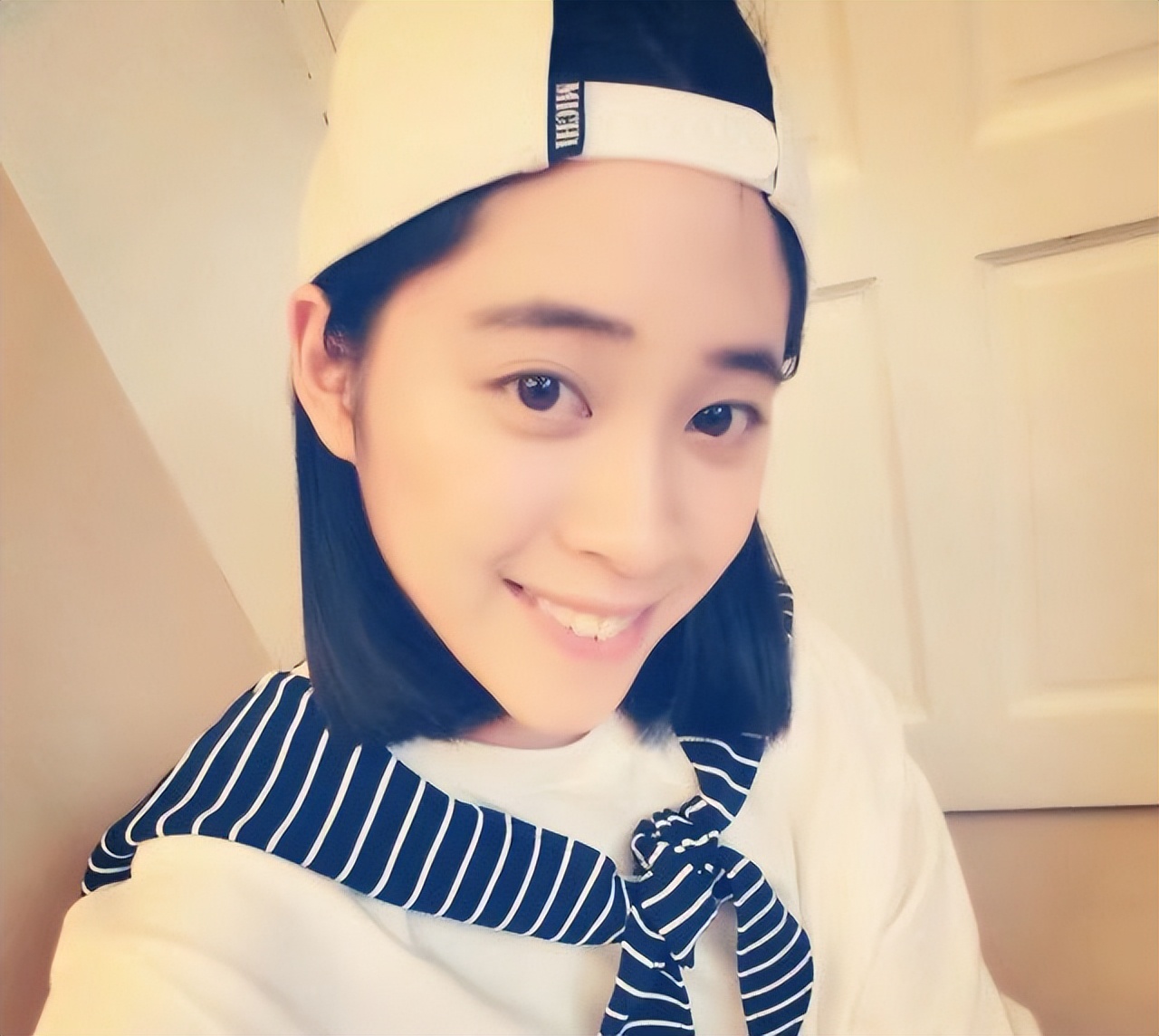 Ouyang Nana's younger sister Ouyang Didi entered the Beijing Film Academy to see the business ...
