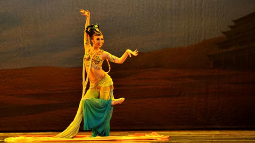 A touch of splendor in the historical picture scroll, the unique beauty of Dunhuang dance is ...