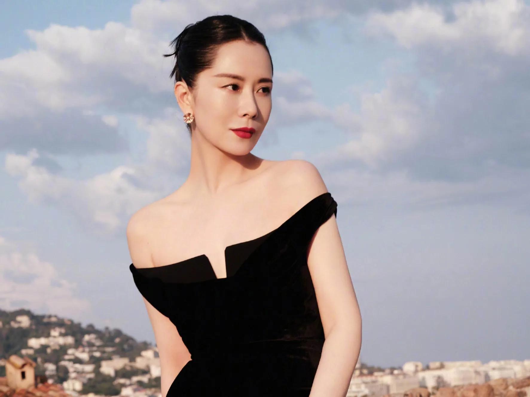 This is Haiqing? ? I really can't recognize it... - iNEWS