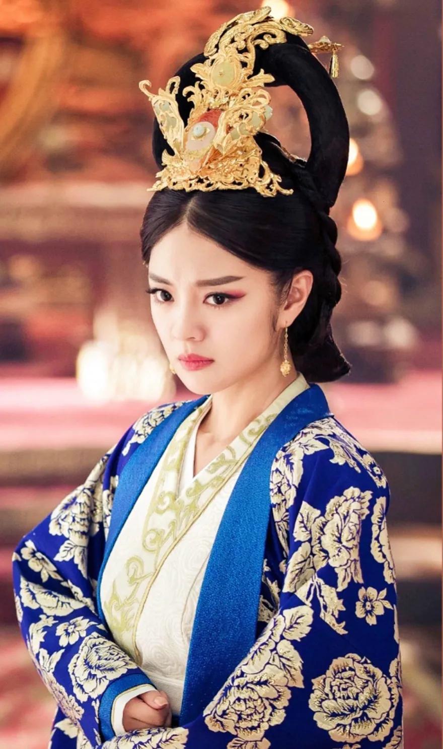 An Yixuan played Dugu Prajna in "Dugu World", which outfit do you like ...