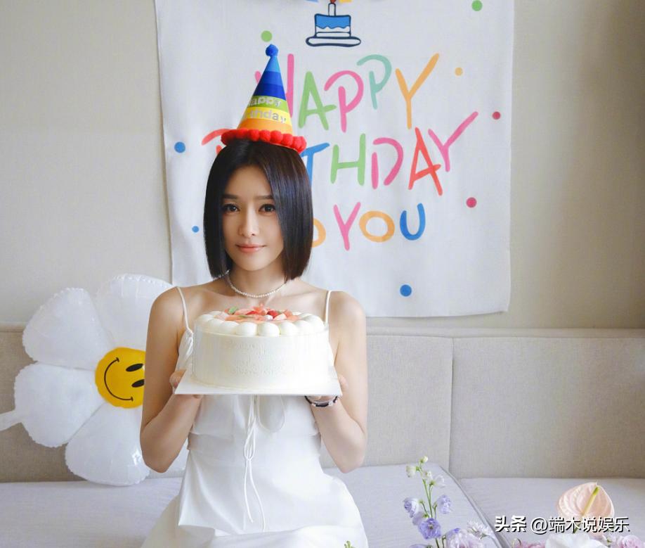 Qin Lan's birthday copywriter Xuan Wei Daxun? It was revealed that the ...