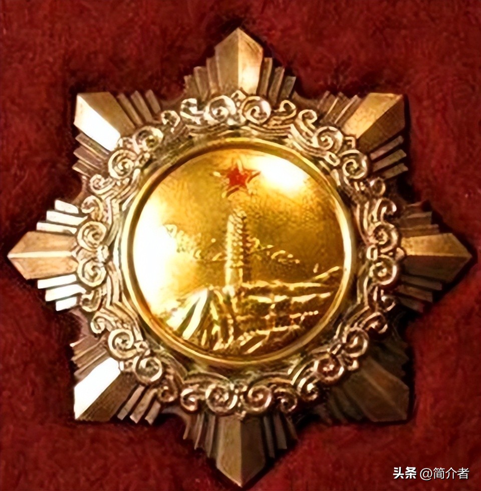 Former Political Commissar of the Air Force of the East China Sea Fleet ...