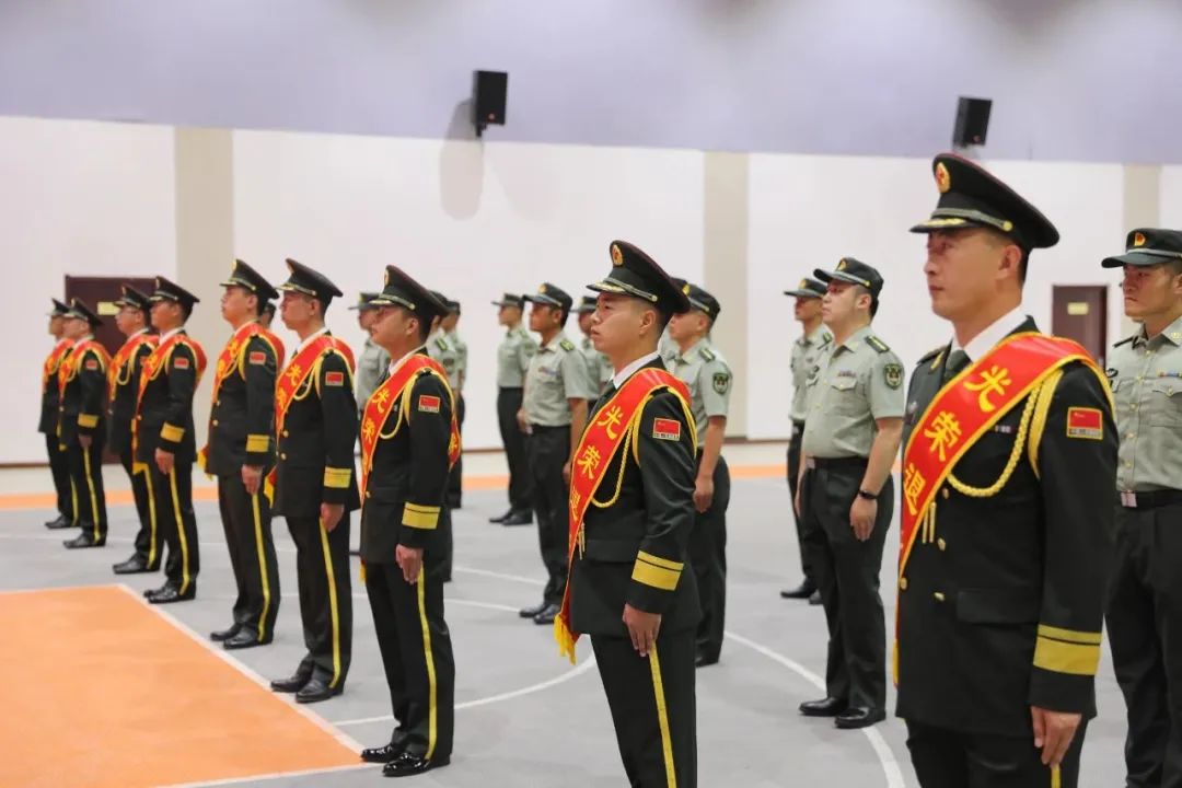 Order: Officers retire! Return order: If there is a war, the call must ...