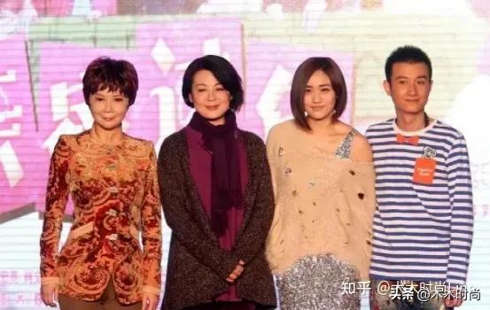61-year-old Cai Ming is in the same frame as 60-year-old Cong Shan, a ...