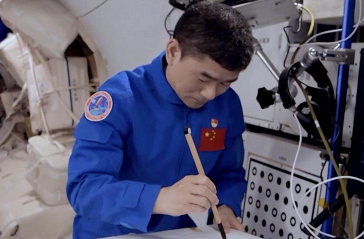 What is so special about the space pen that NASA spent millions of ...