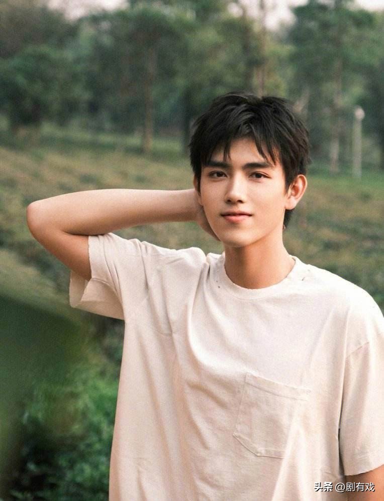 Chen Feiyu tore the paparazzi with his hands, did he bite the dog, or ...