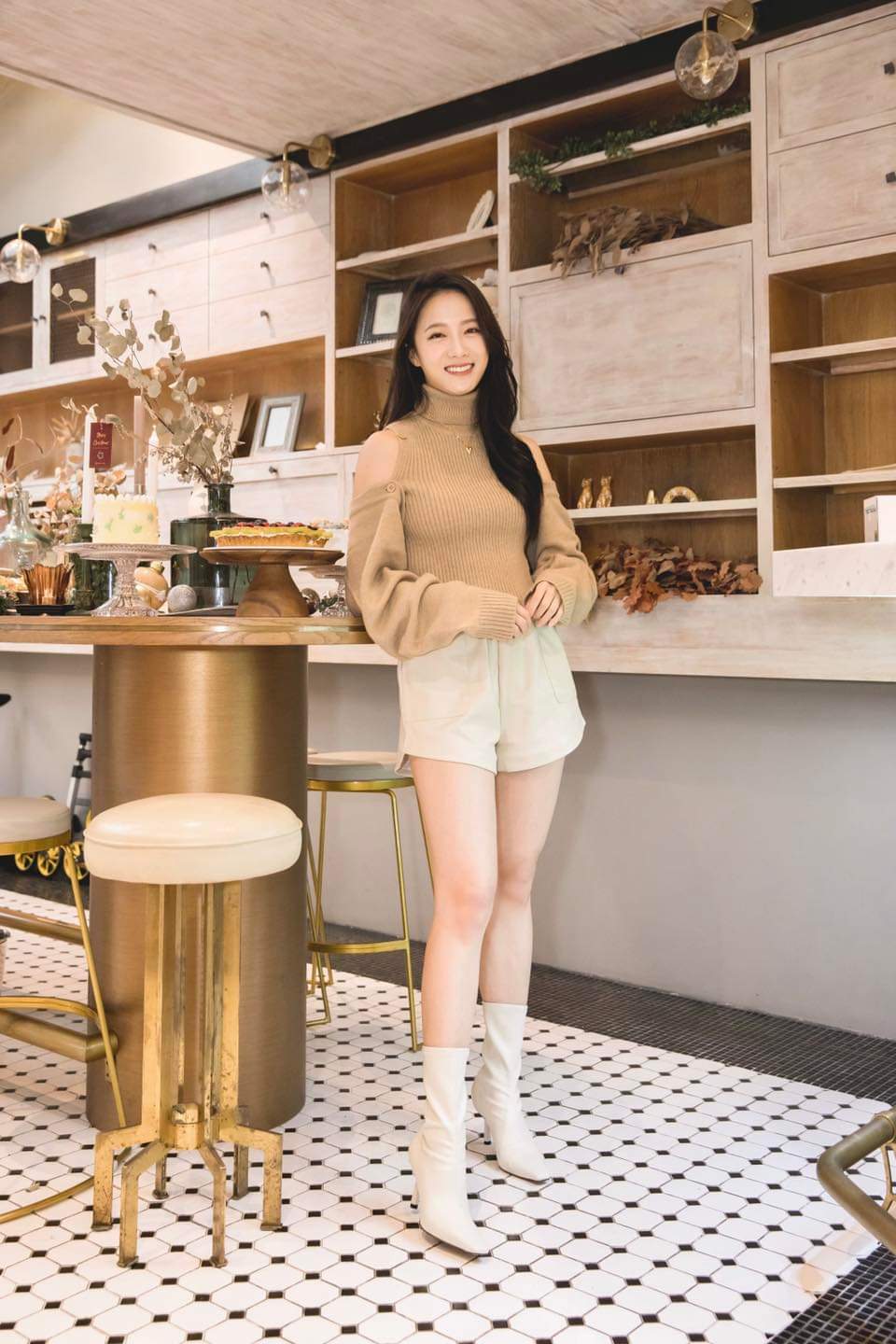 Dressing Story Club: Why Sister Wang Loves White Shorts - iNEWS