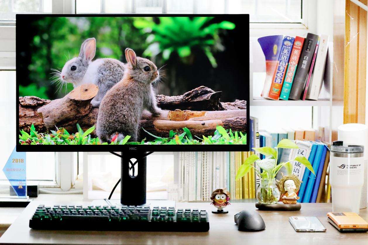 HKC T2751U monitor evaluation, not only has excellent color performance, but also supports 65W ...