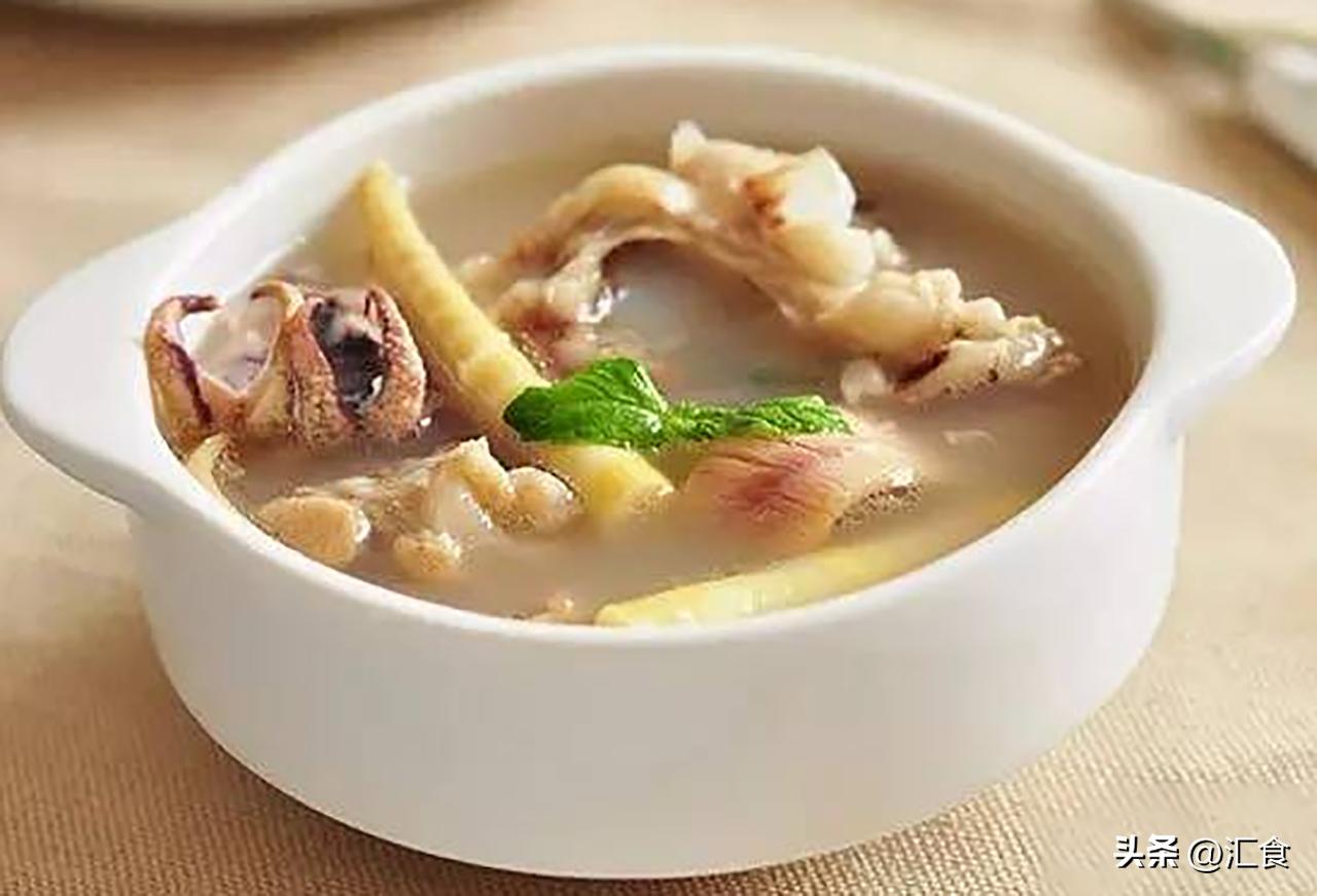 Soft-shelled turtle with yam, pork bone cuttlefish soup, scrambled eggs ...