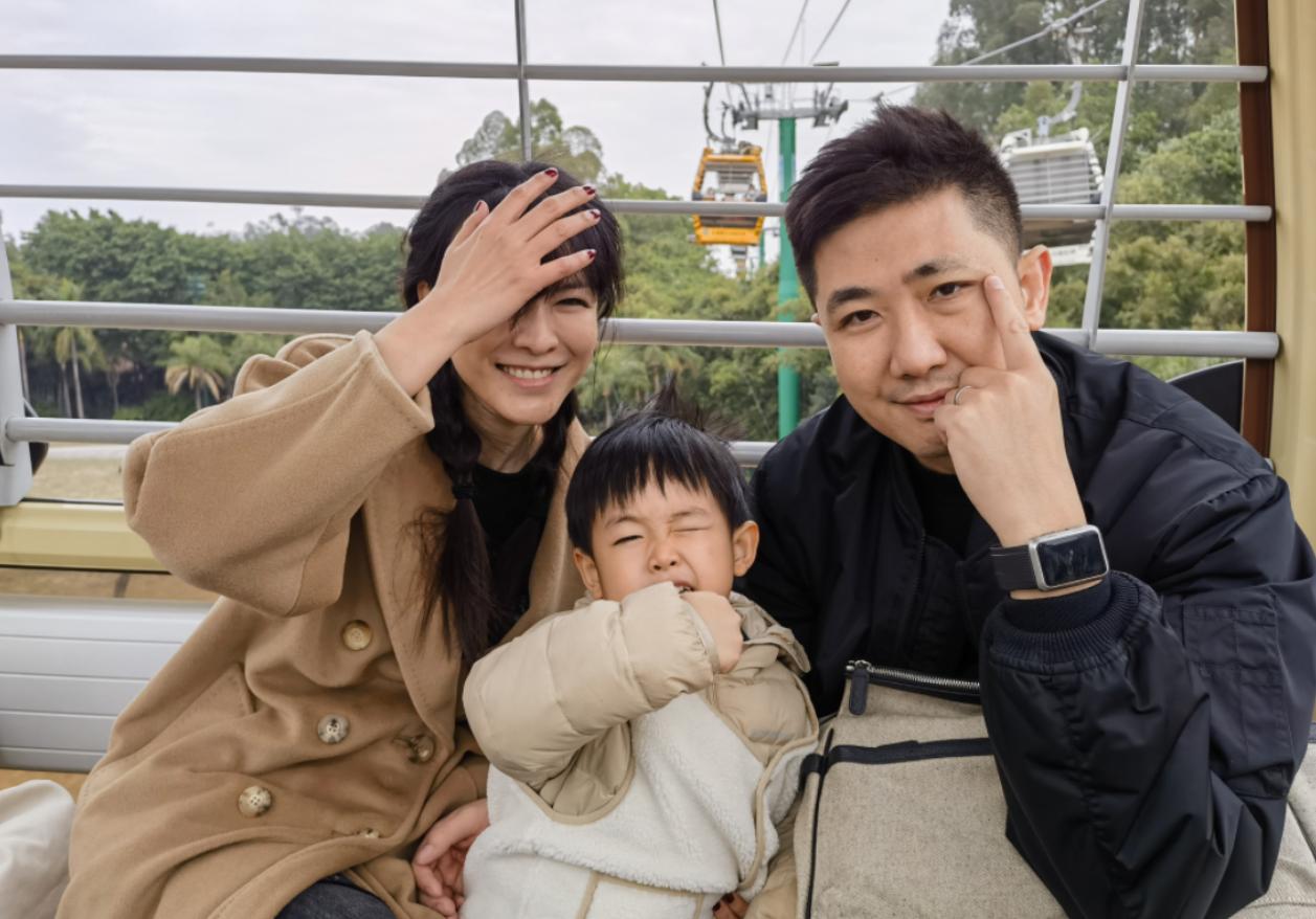 Actor Li Ai: Married to her agent at the age of 36, and gave birth to a ...