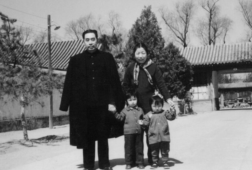 Knowing that his niece joined the army, Premier Zhou was furious and ...