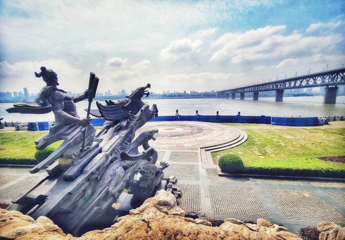 In Dayu's love story, he went through the house three times but never ...