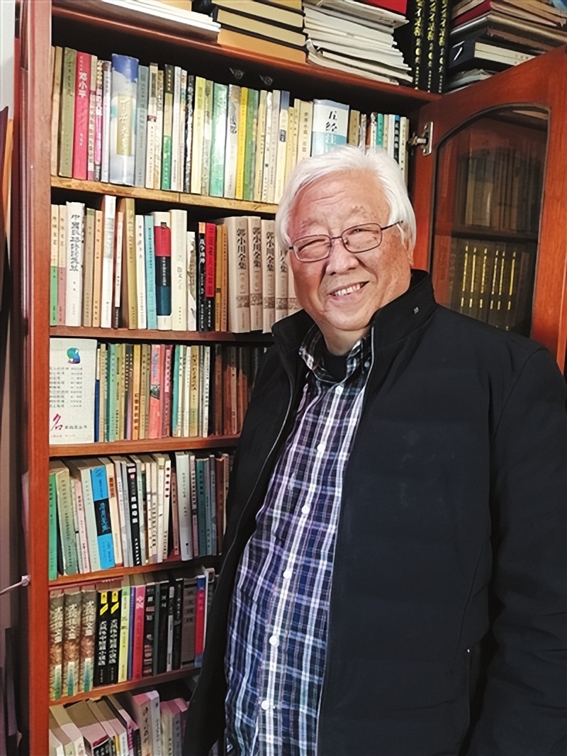 Poet Ji Yu: Reading can make up for all the regrets in life - iMedia