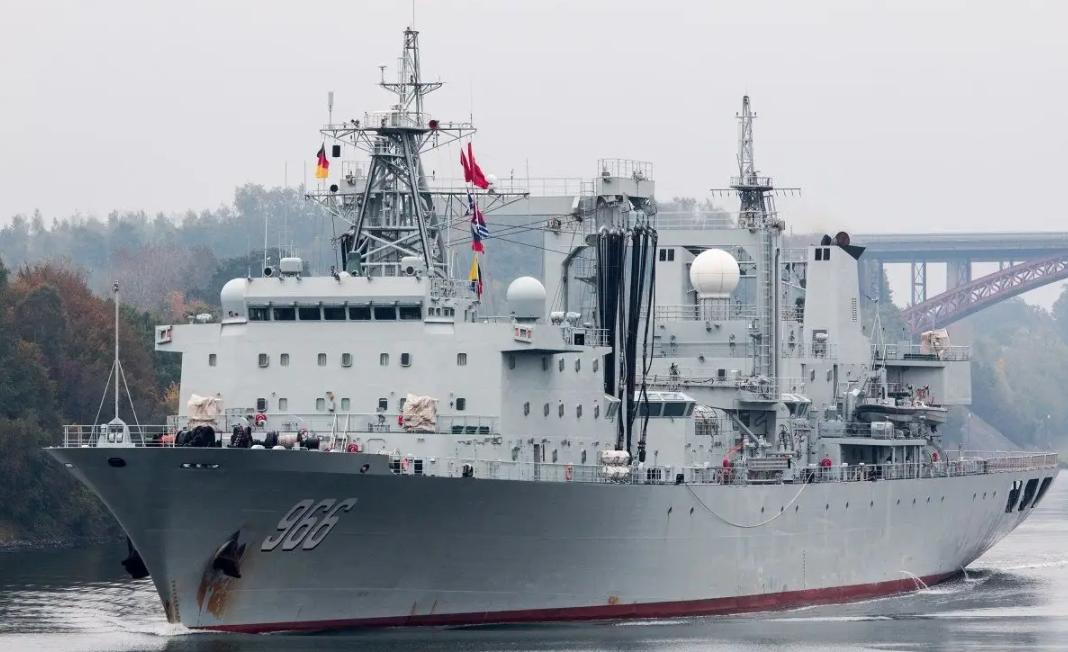 The best companion of China's aircraft carrier, full of milk and ...