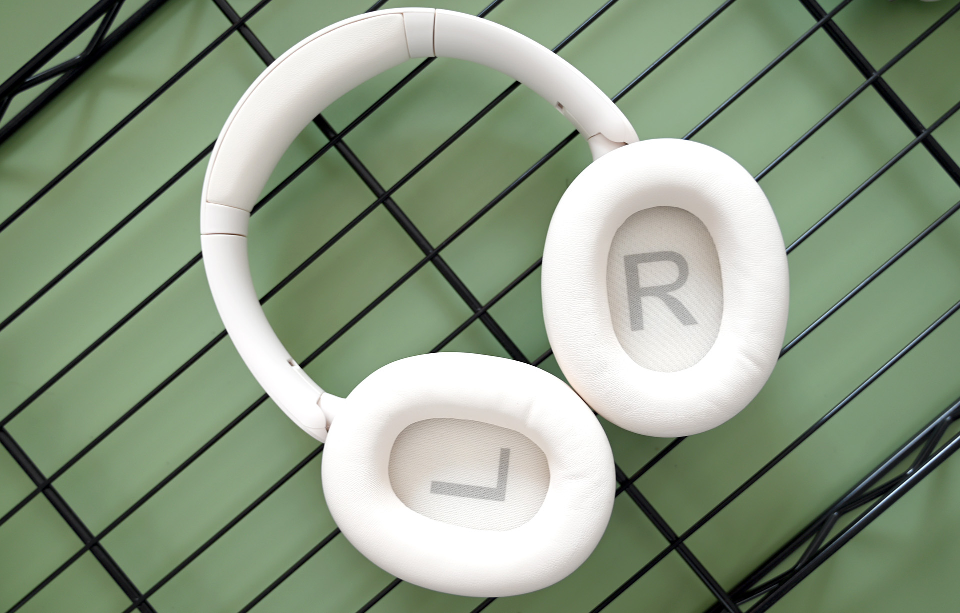 QCY H4 Headphones: Excellent sound quality, comfort and cost ...
