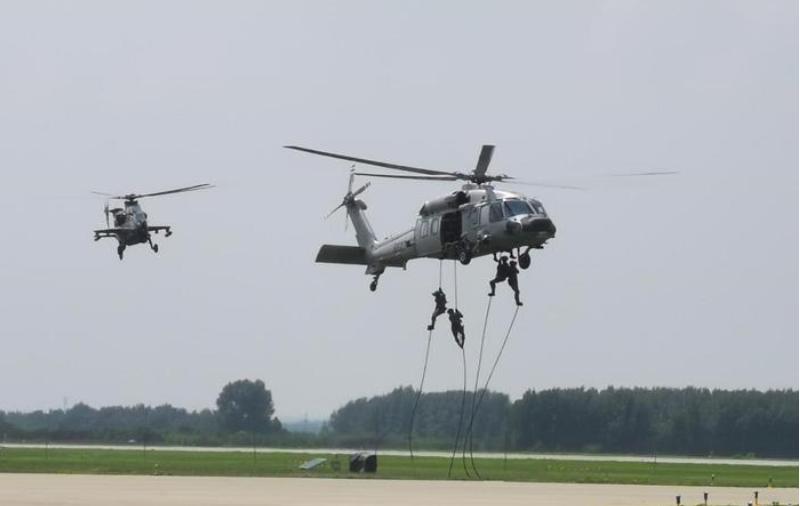 Zhi-20KA becomes a bright spot: the "Lynx" is hung when flying, and the ...
