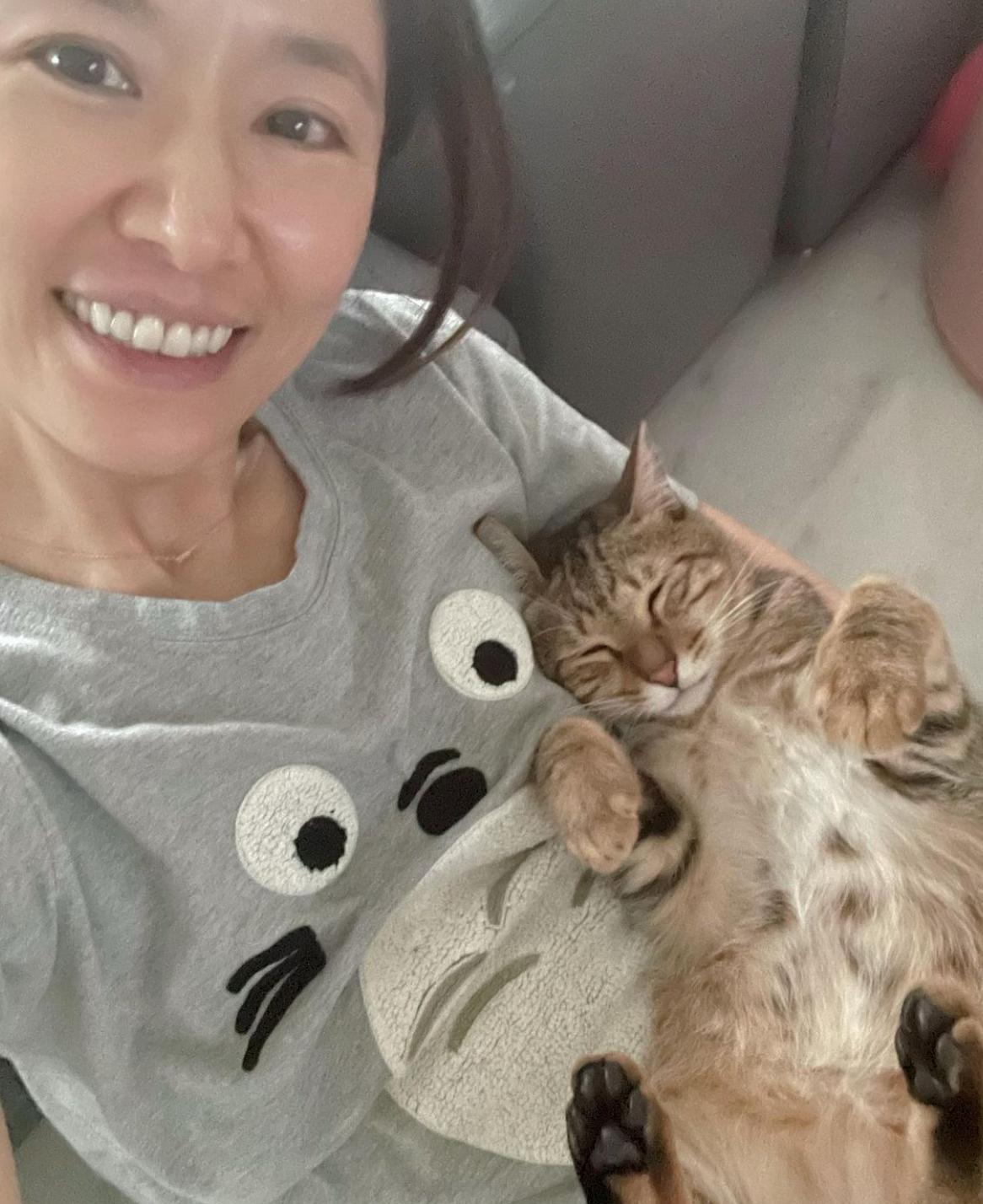 46-year-old Ruby Lin takes a selfie in pajamas without makeup!The skin ...