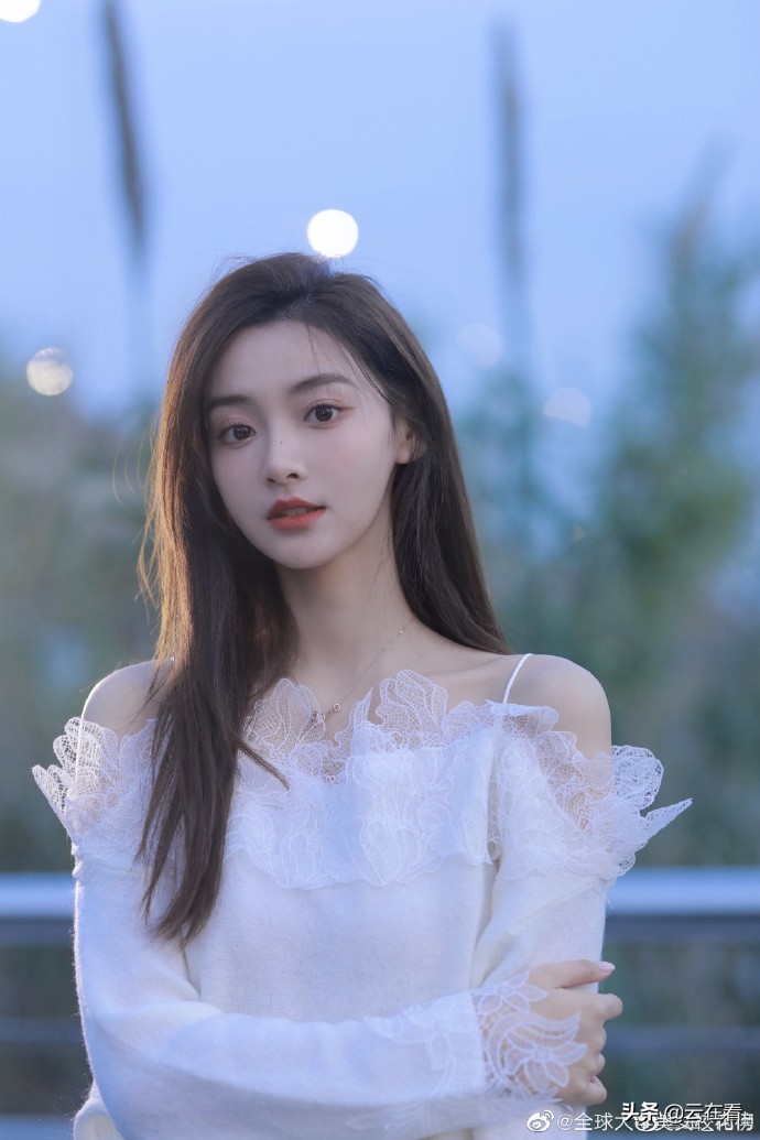 Appreciate the charming photos of Jin Jiayue, the beautiful host of Communication University of ...