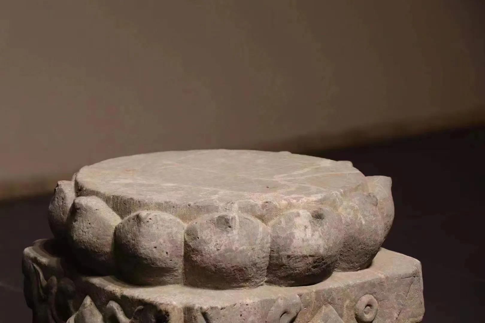 The bluestone elephant trunk pillar pier is atmospheric and delicate ...