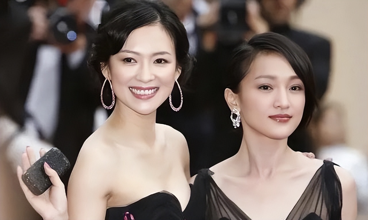 When 58-year-old Gong Li and 62-year-old Hong Huang stood together, I ...