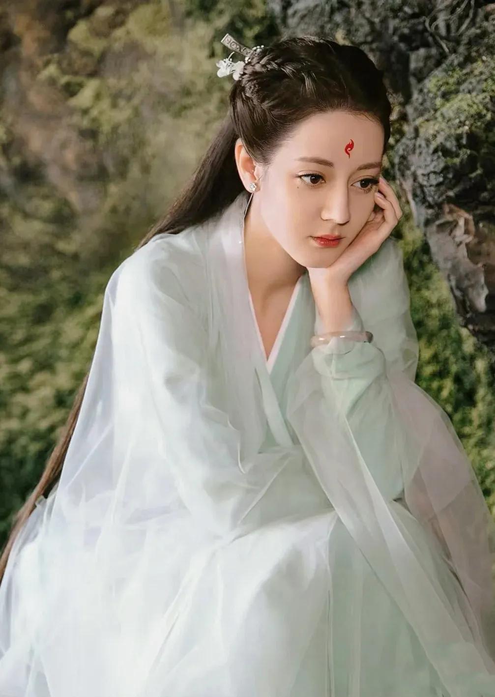 Sharing of beauties in ancient costumes——Di Lieba's Bai Fengjiu's ...