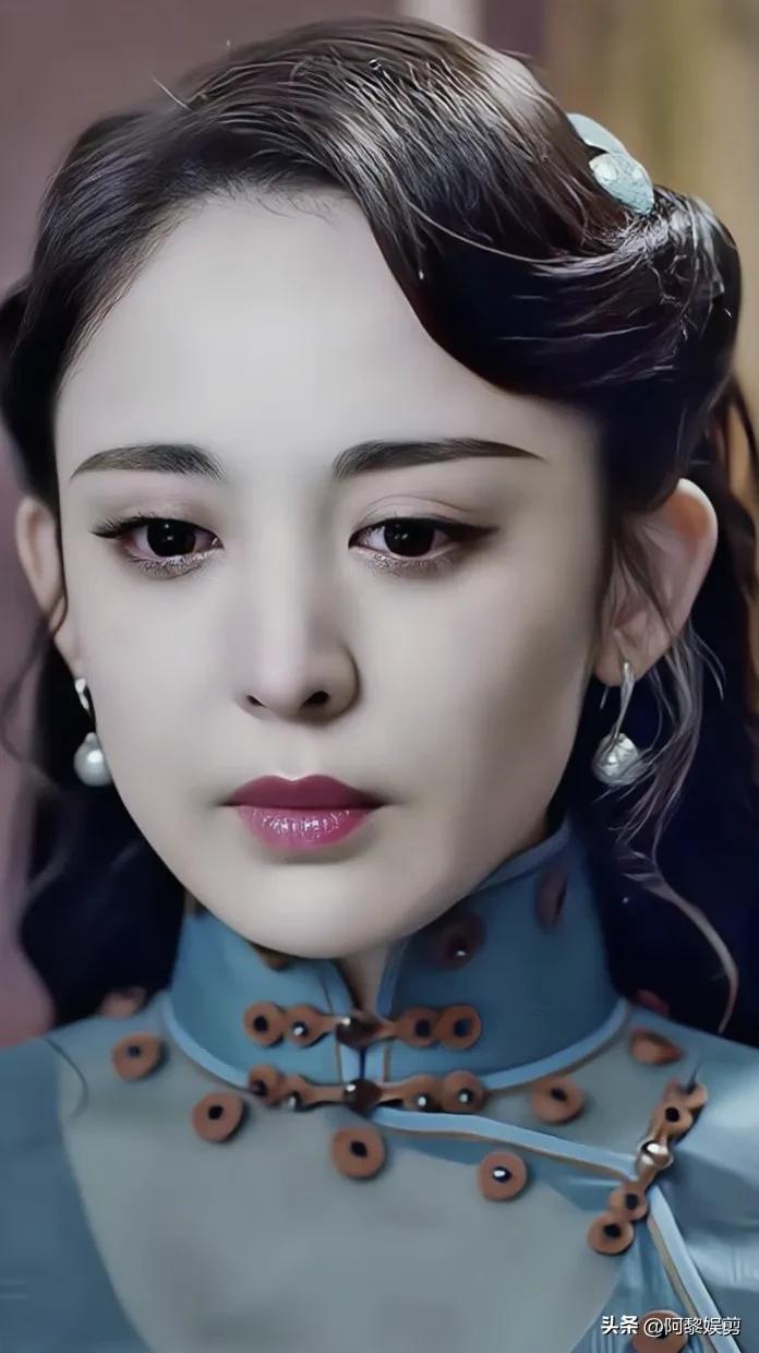 Gu Lina Zha is a national beauty, beautiful and beautiful, like a fairy ...