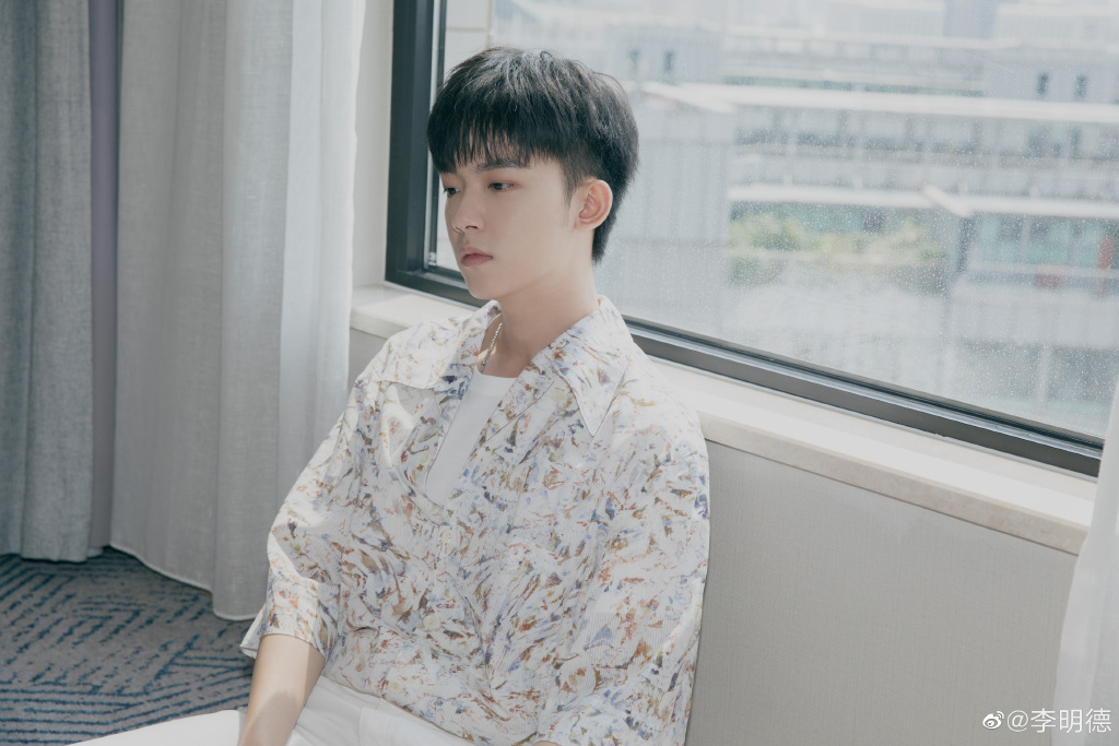 Li Mingde: "Dear, Loved" "97" actor, full of vitality and sunshine - iNEWS