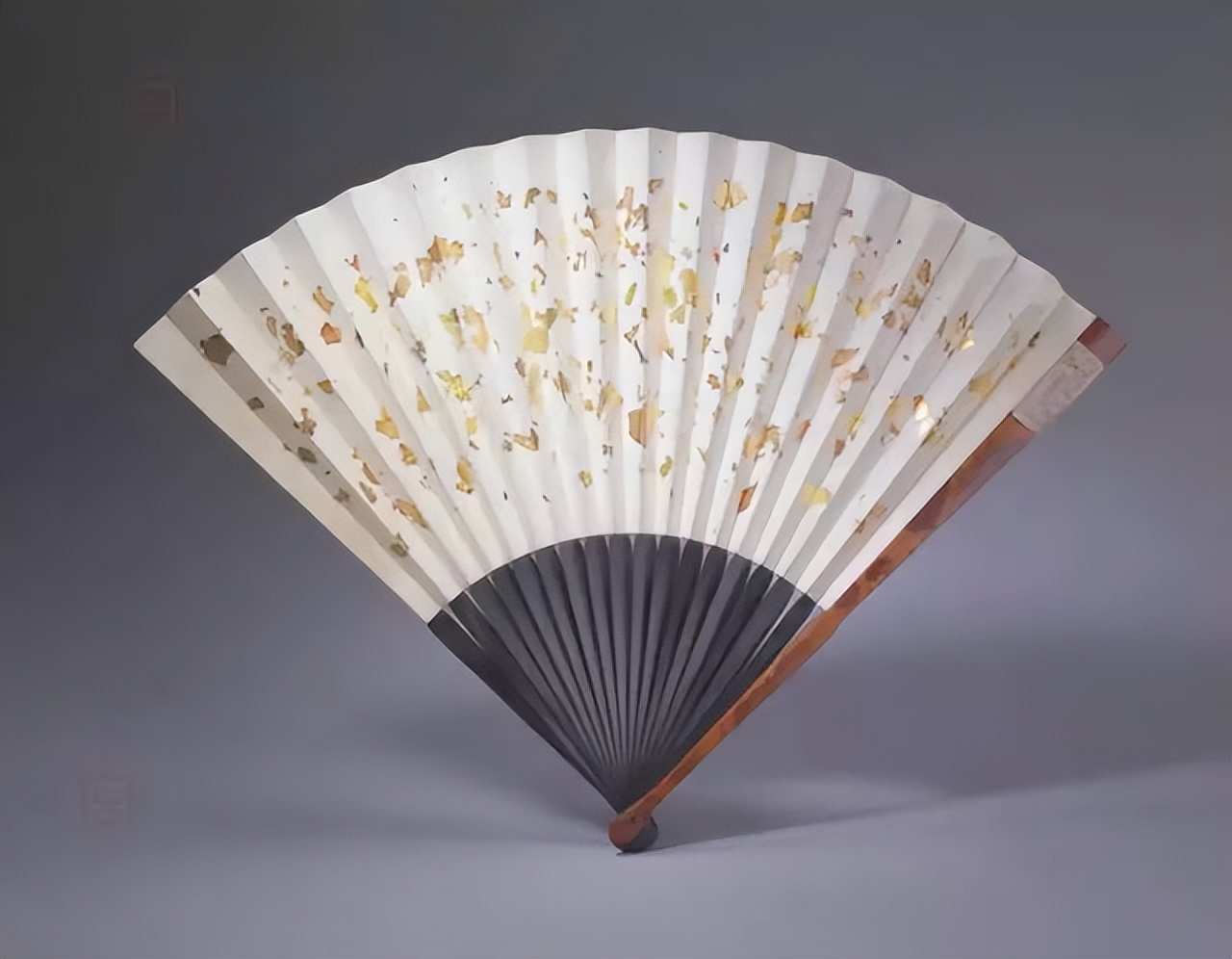 Ancient fans, the timeless oriental beauty! - iNEWS