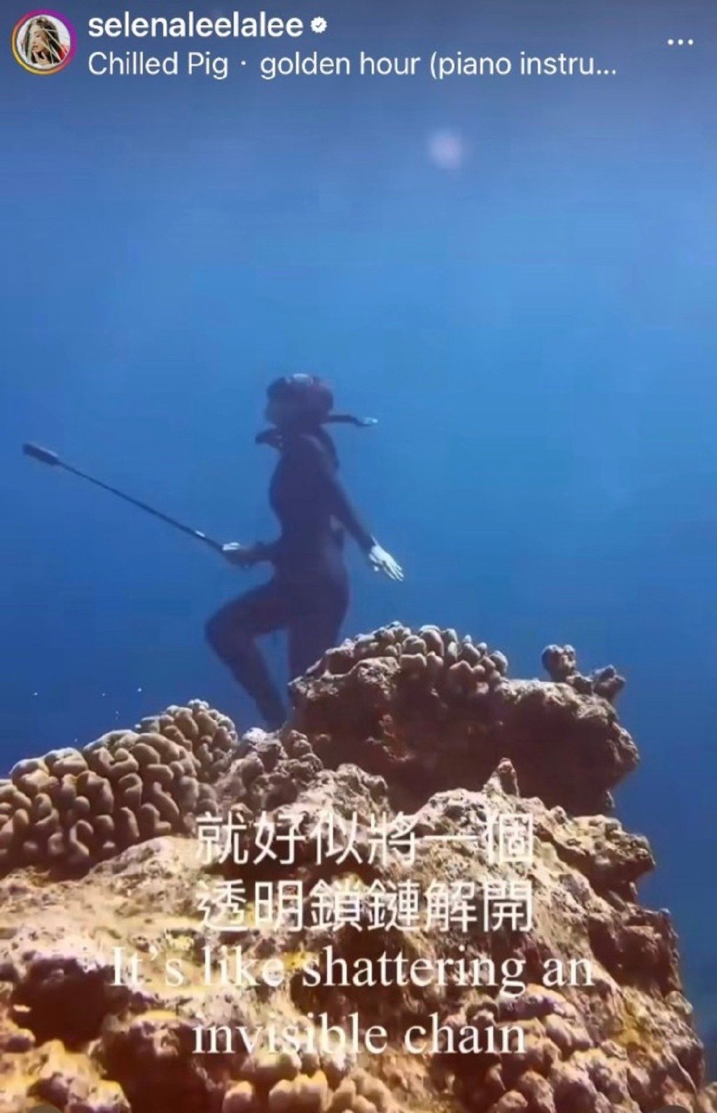 Hong Kong actress Li Shiwei overcomes her fear and dives into a cave ...