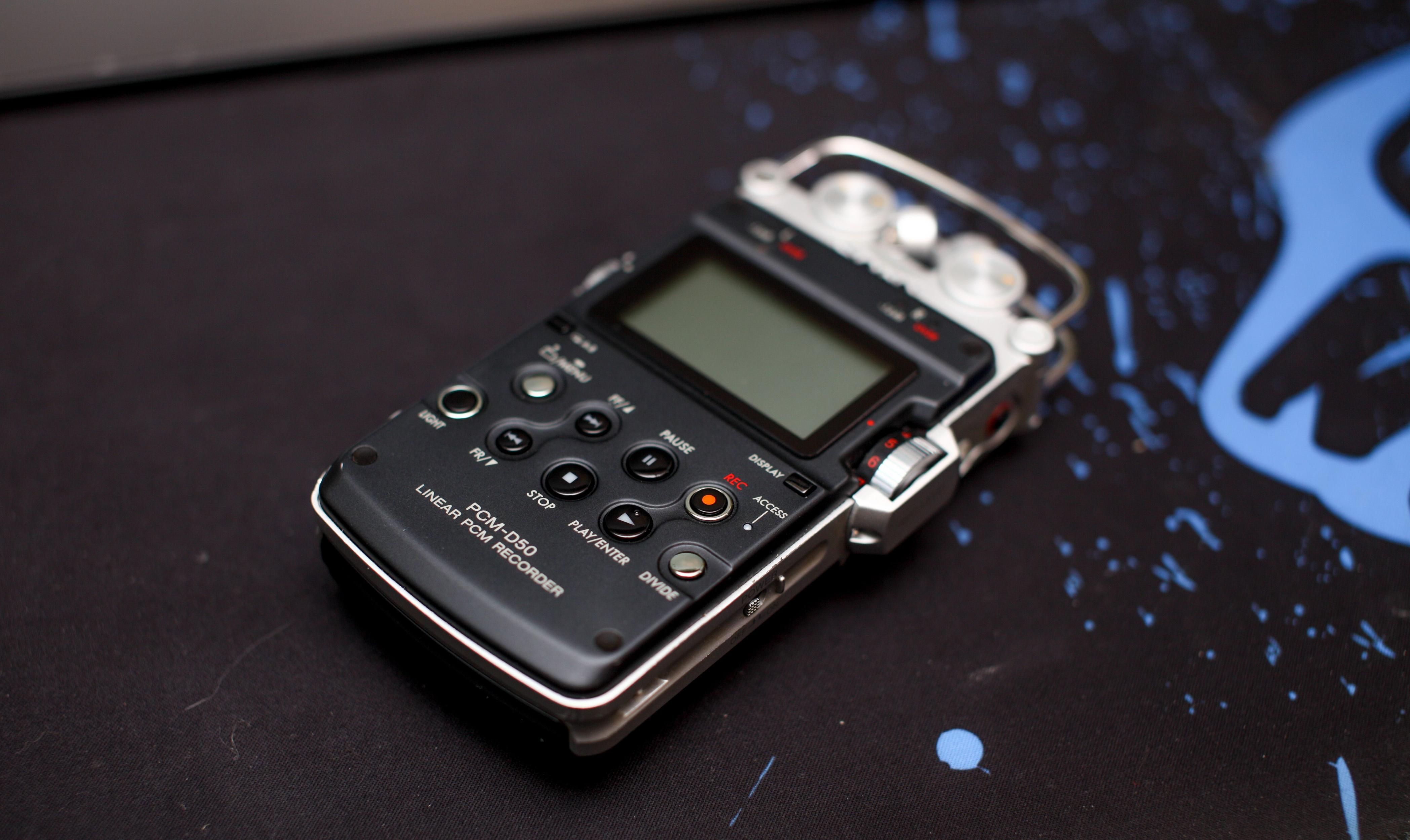 What should an all-round voice recorder look like?HKUST Xunfei SR502 ...