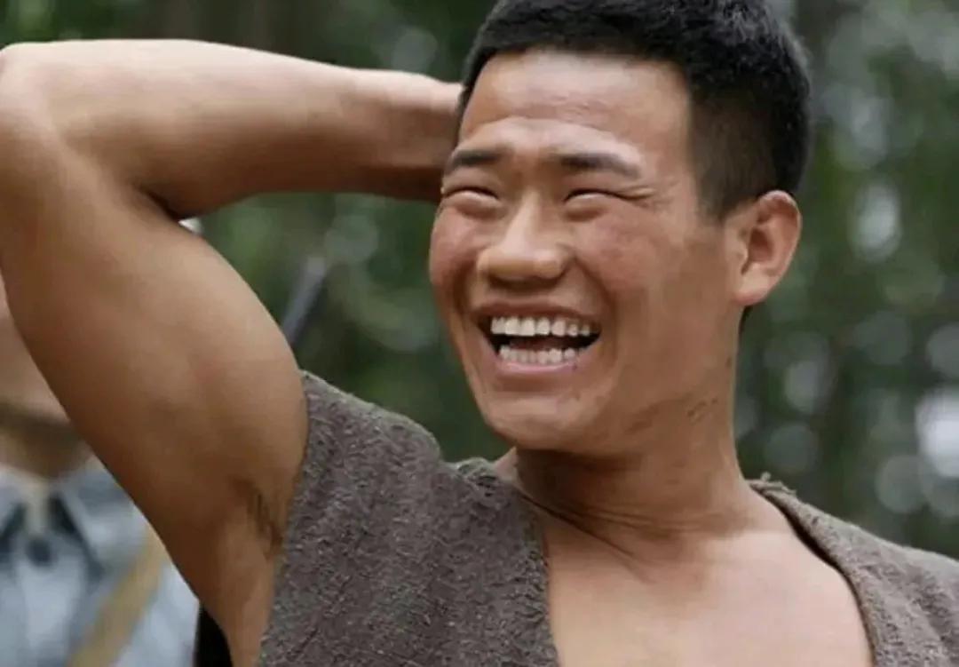 Gazi Xie Mengwei is too daring! Surrounded by four beauties in bikinis ...