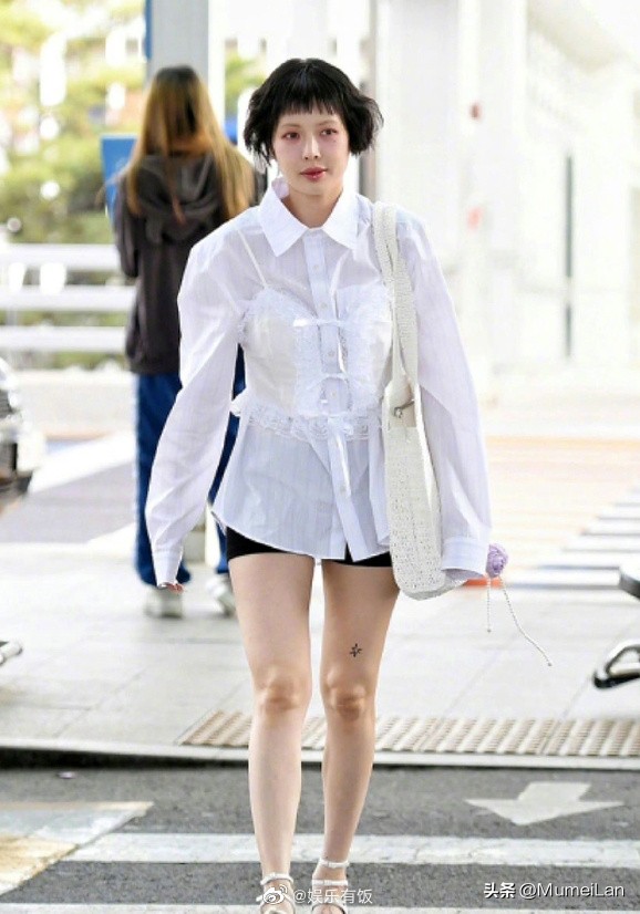 Hyuna appeared at the airport with short hair - iMedia