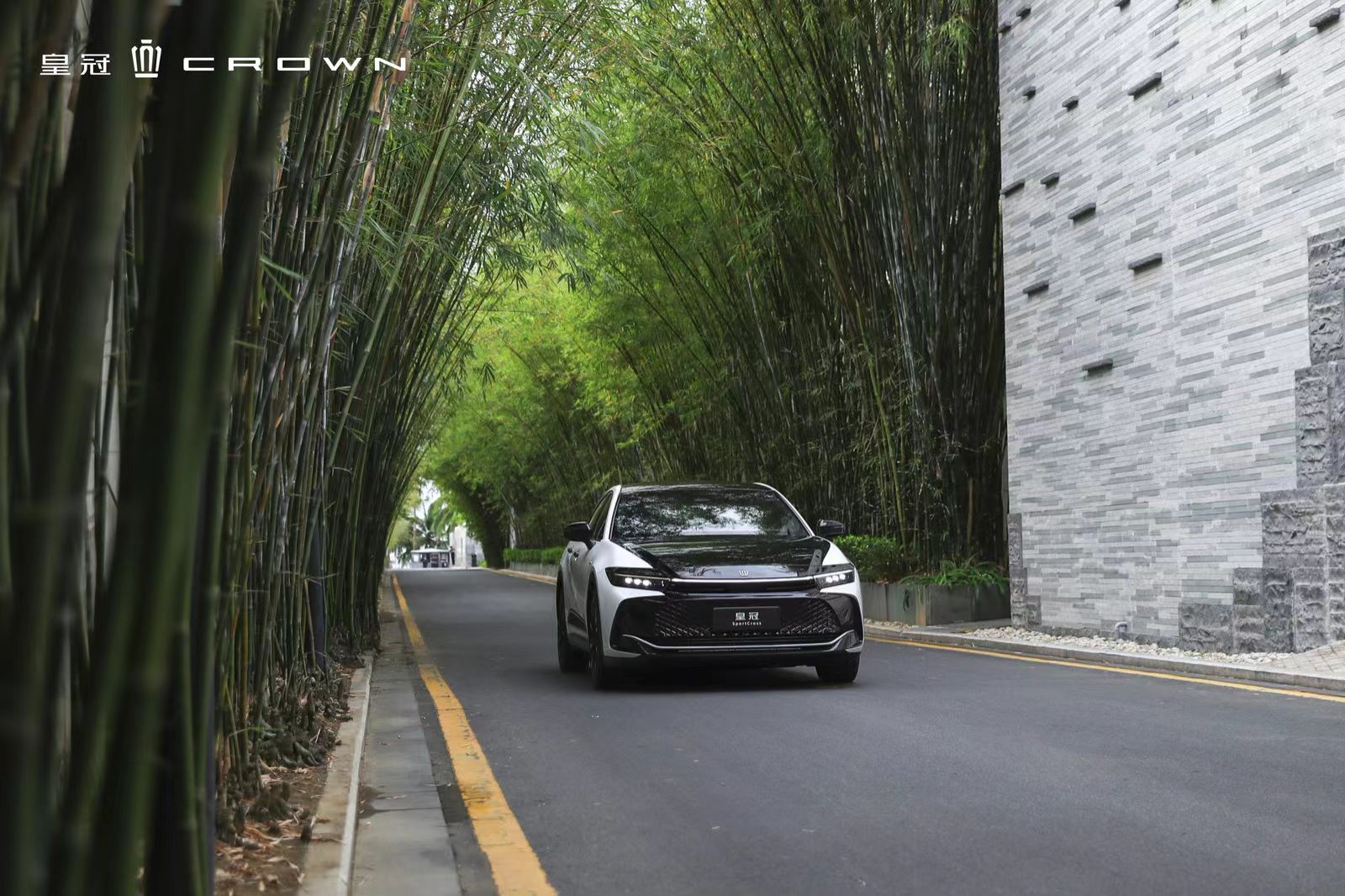 Arriving in Hong Kong one after another! Crown SportCross is waiting ...