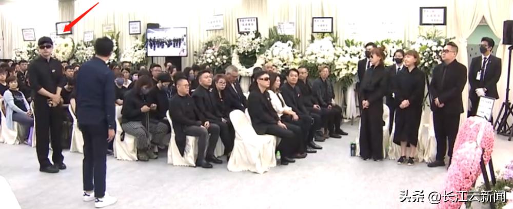 Coco Lee's funeral! The eight spirit helpers bid farewell, relatives ...