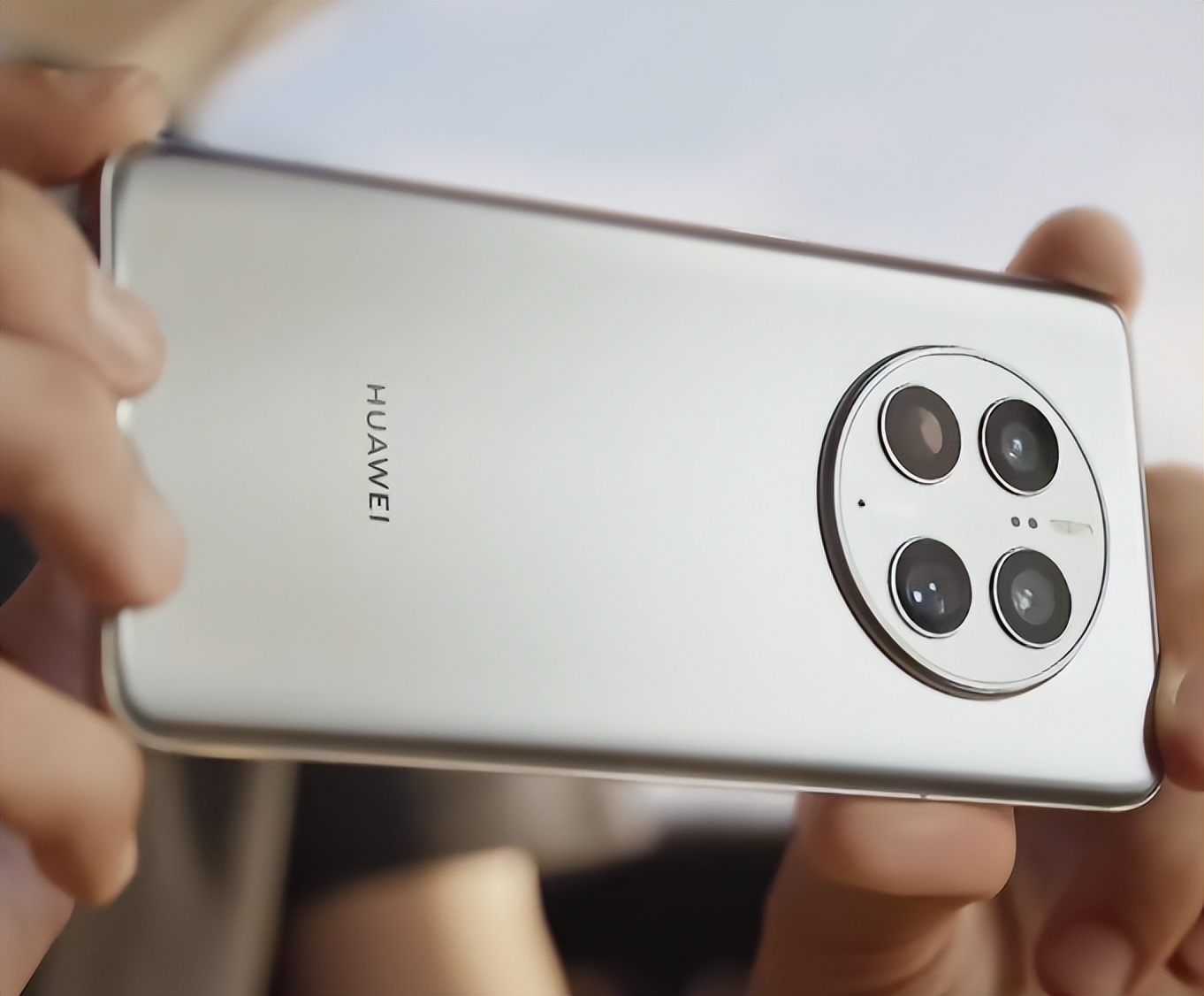 The top three domestic mobile phone cameras, each with its own "unique ...