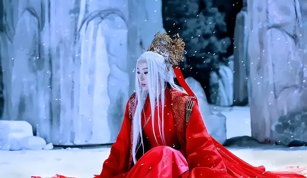 In fact, Li Mochou is a little dragon girl with another personality ...