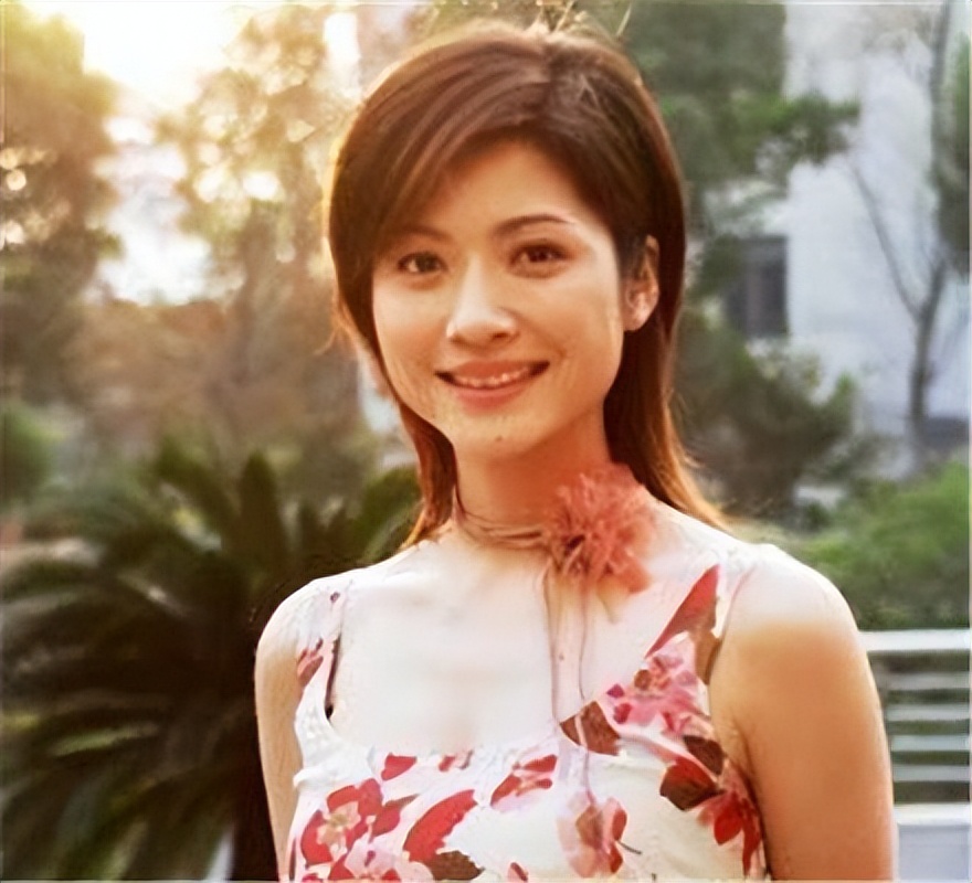 Beauty host Ji Xueping: Become famous at the age of 14, marry a rich ...