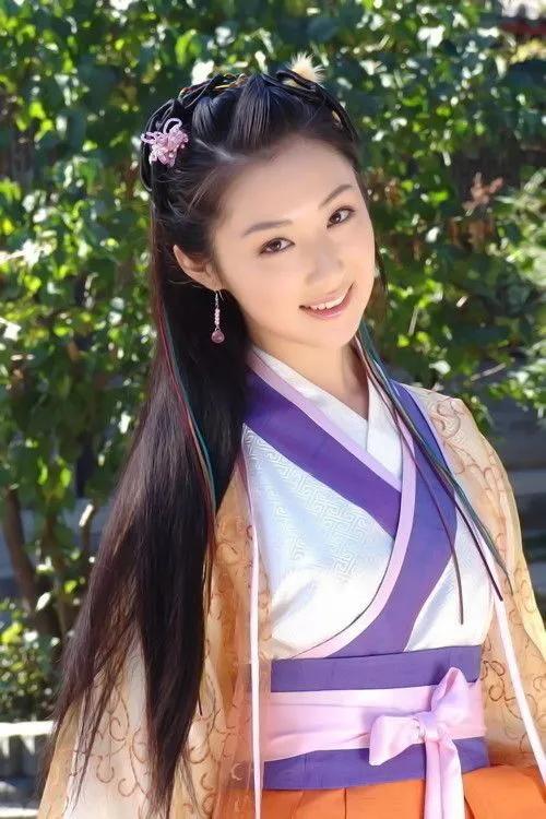 Actress Tu Liman wears ancient costumes - iNEWS