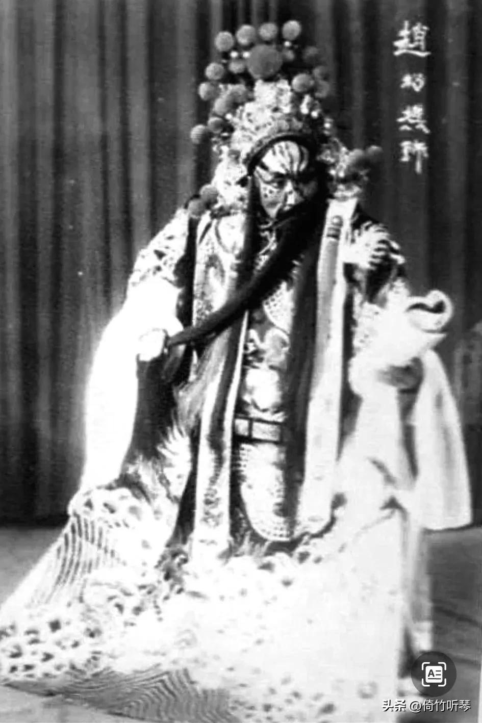 Zhao Songqiao plays Bu Wenzheng, and Wang Shaolou plays a trapeze man ...