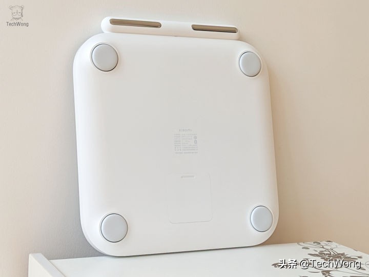 The eight-electrode body fat scale is easy to grasp the changes of the ...