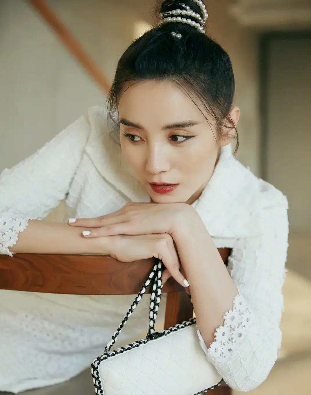 Top goddess Song Jia, gorgeous like Song Yan, beautiful like a peerless ...