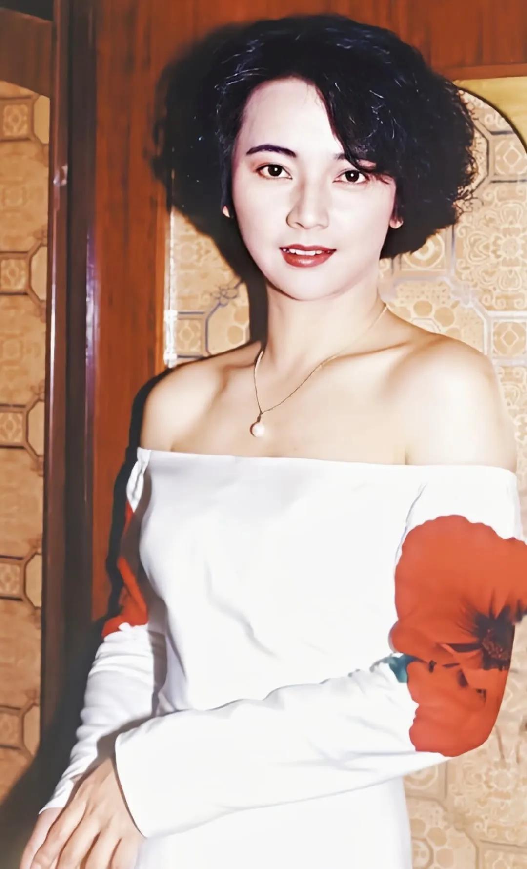 Hu Huizhong's nostalgic photo 5 - iNEWS