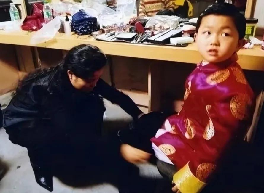 Li Shuangjiang's love history is rich and exciting. In his later years ...