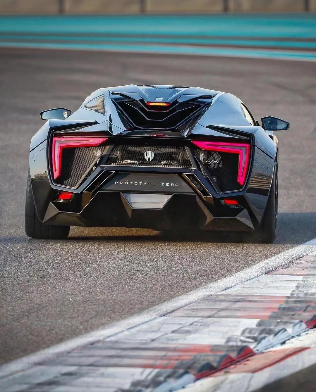 The world's limited Lycan sports car, like a beast out of the cage - iNEWS