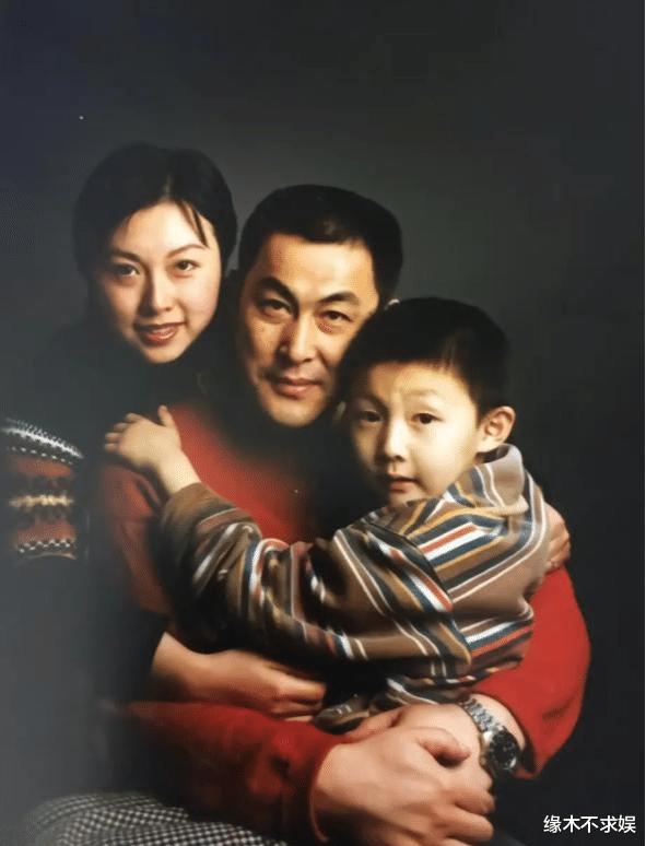 Lu Shuming and his family have a large number of group photos exposed ...