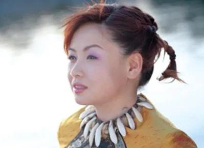 Singer Li Qiong became popular with "Eighteen Bends on the Mountain ...