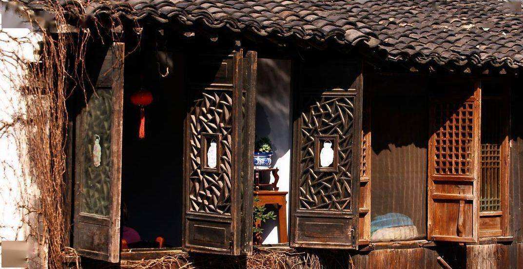 The ancients used paper to paste the windows, and the wind and rain are ...