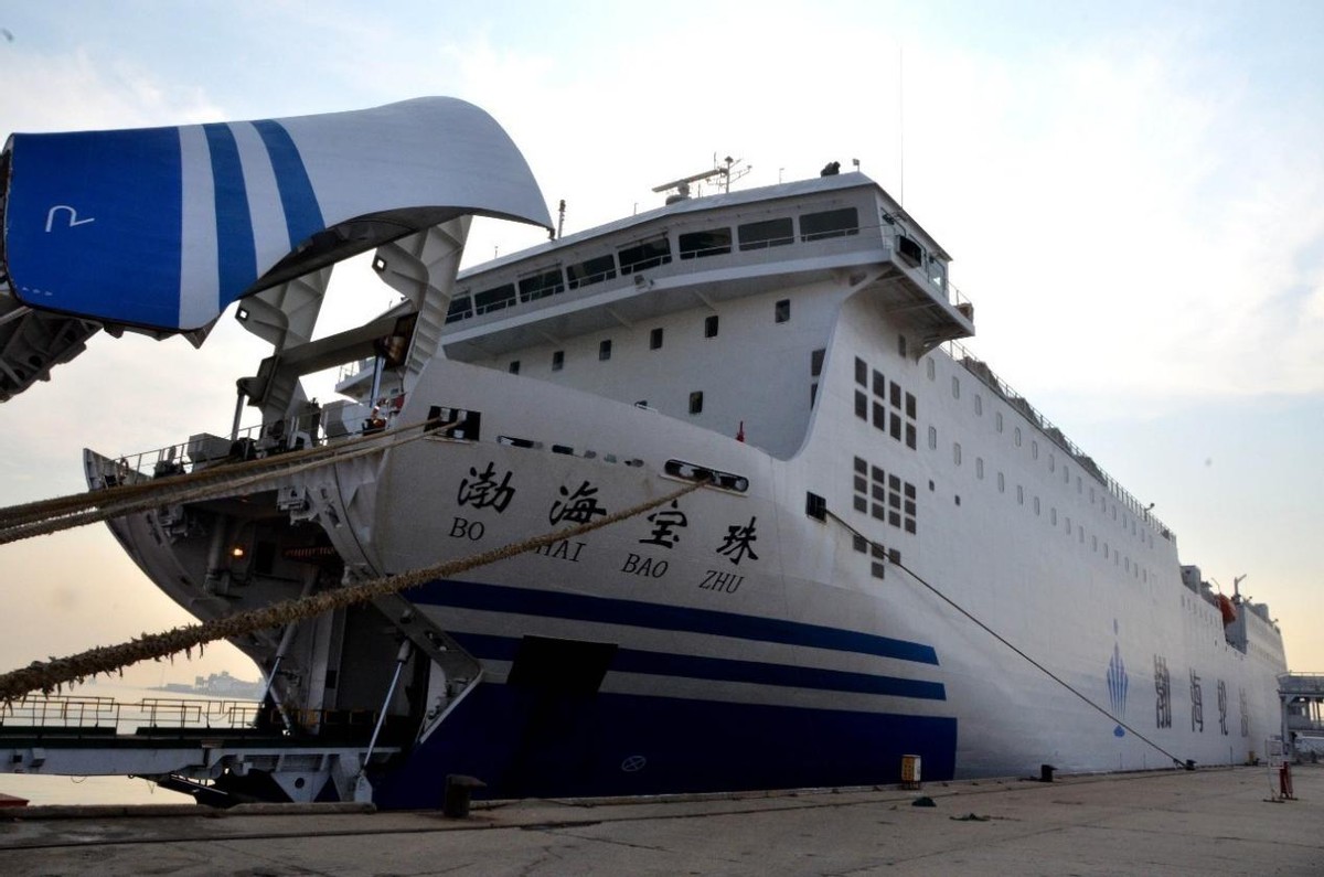 After the two U.S. ships crossed the Taiwan Strait, seven Chinese ro-ro ...