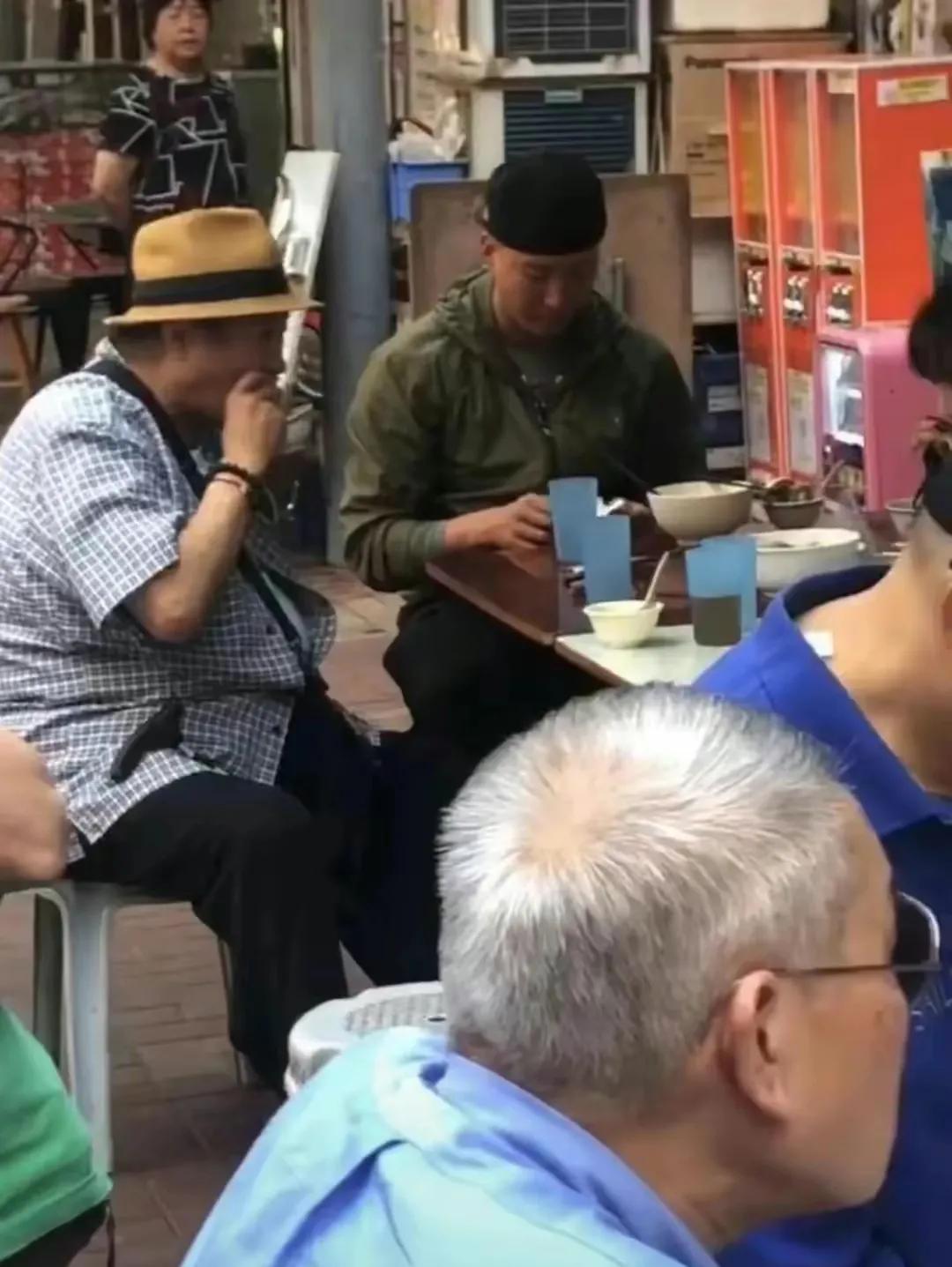 Sammo Hung is happy with his daughter-in-law: Zhou Jiawei is filial to ...